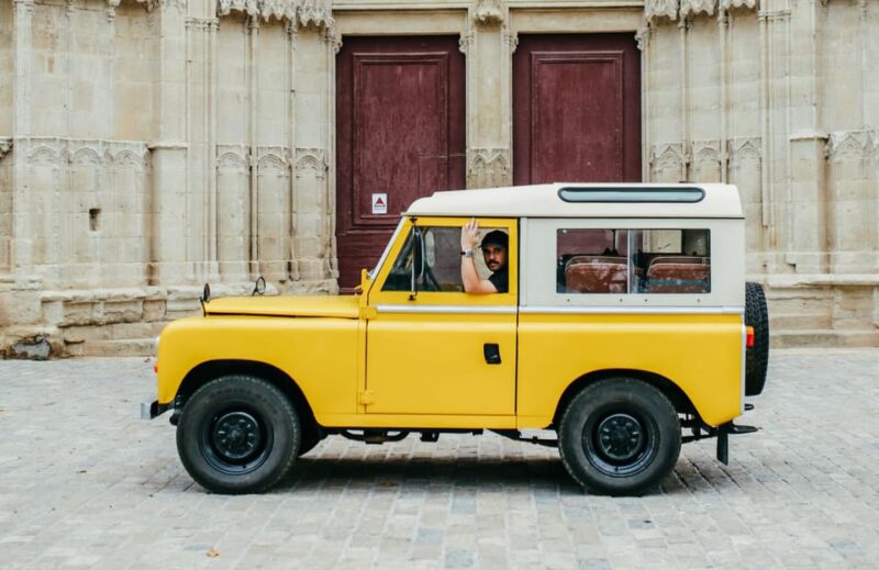 Paris: Private Guided Tour in a vintage Land Rover - FAQs