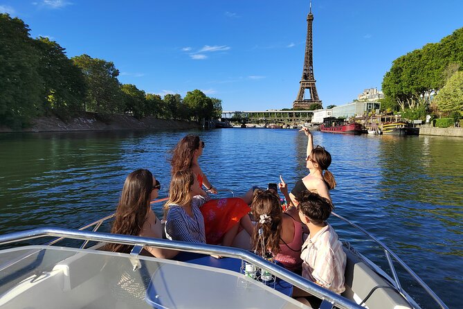 Paris Private Seine River Cruise With Captain - Accessibility and Restrictions