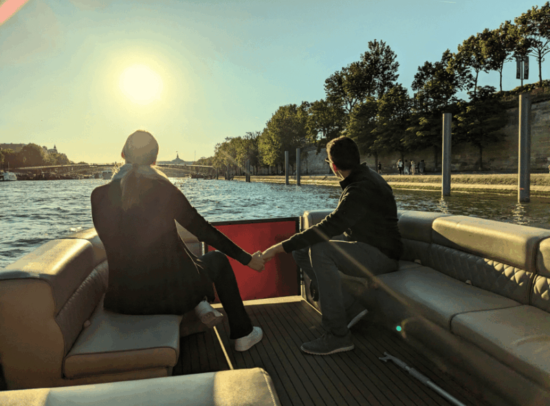 Paris: Private Sunset Sein Cruise with Aperitif and Pick-Up - Key Points