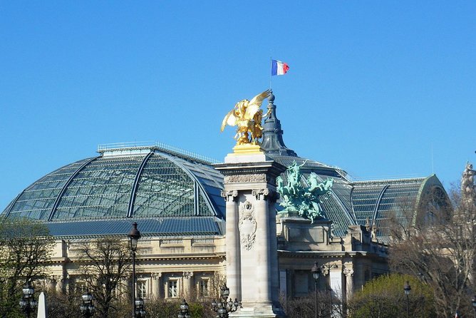 Paris Private Tour with Seine River Cruise - Authentic Experience and Small Group Advantages