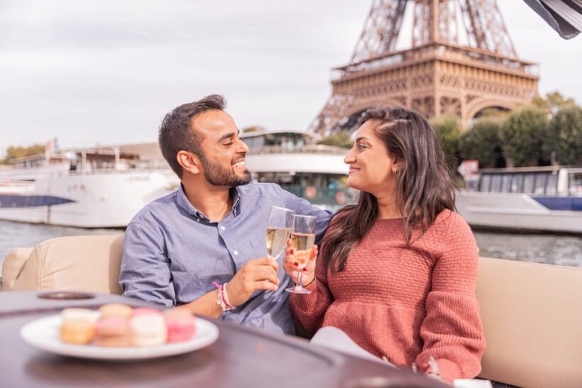 Paris Proposal / Private River Cruise + Photographer 1h - Practical Tips for Booking