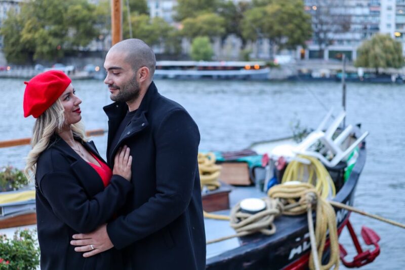 Paris: Romantic Photoshoot for Couples - Who Should Consider This Experience?