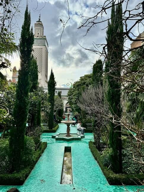 Paris: Saint-Germain. The luxury+intellectual side of Paris. - Key Points