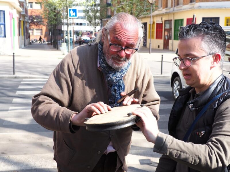 Paris: Saint Ouen Flea Market Guided Tour - Key Points