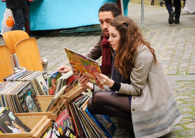 Paris: Saint Ouen Flea Market Guided Tour - Authenticity and the Value of the Experience