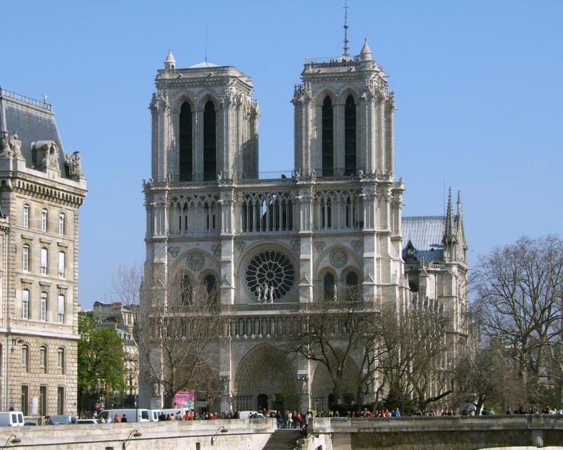 Paris: Sainte-Chapelle Entry with Notre Dame Outdoor Tour - Key Points