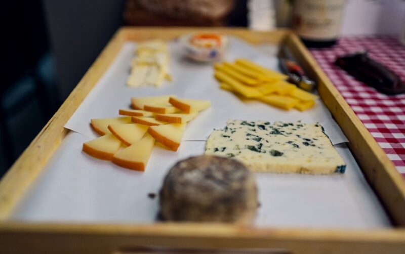 Paris: Secret Food of Le Marais Walking and Tasting Tour - Discovering the Heart of Le Marais
