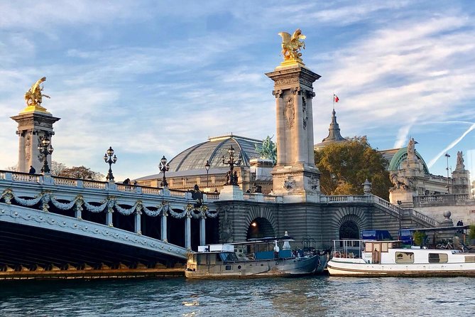 Paris Seine River Champagne Tasting Cruise - Meeting Point and Logistics