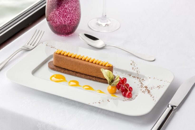 Paris: Seine River Cruise with 3-Course Dinner & Live Music - Frequently Asked Questions