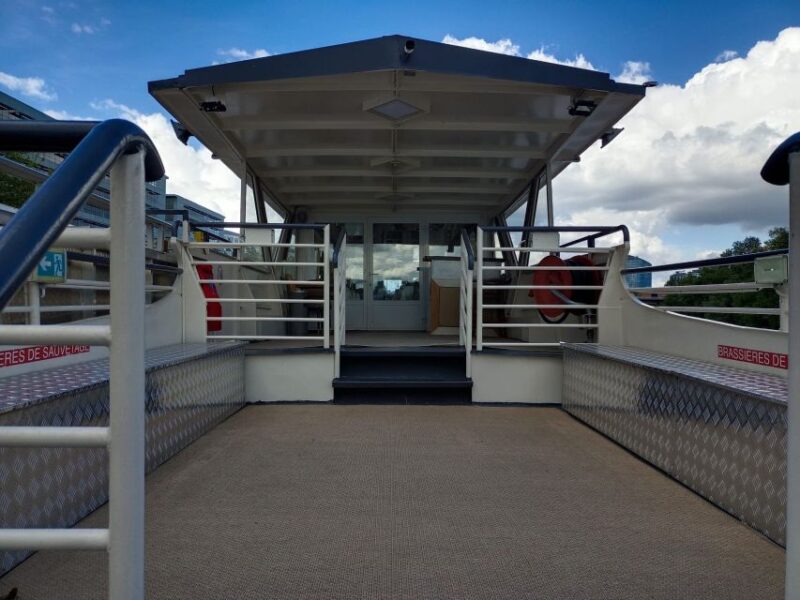 Paris : Seine River Lunch cruise from Eiffel Tower - Who Should Consider This Experience?