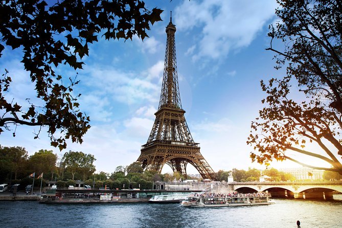 Paris Seine River Sightseeing Cruise With Commentary by Bateaux Parisiens - Highlights and Key Attractions of the Cruise