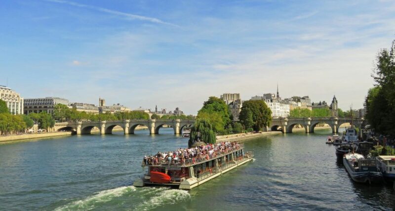 Paris: Seine River Walking Tour with Optional Musée d'Orsay - Detailed Tour Breakdown