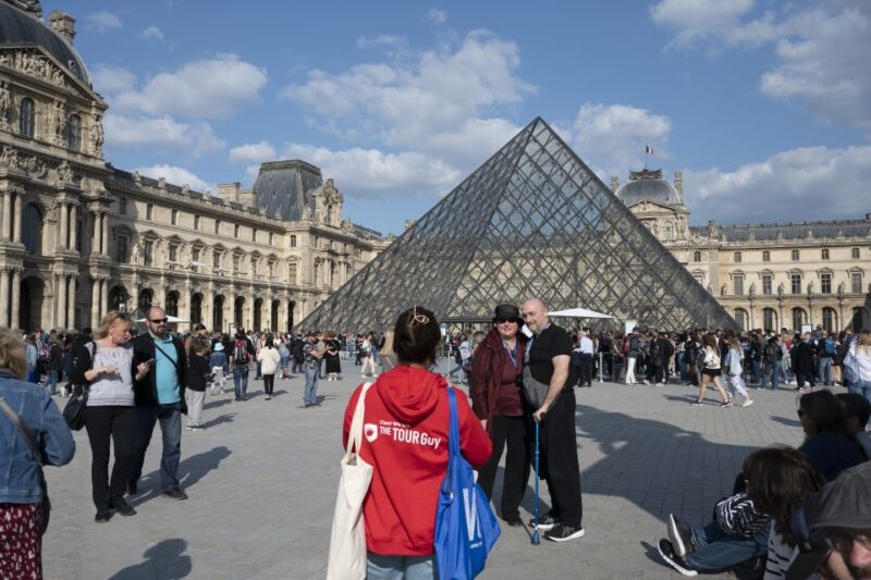 Paris Semi Private Walking Tour: Louvre, Eiffel Tower & Boat - Who Should Consider This Tour?
