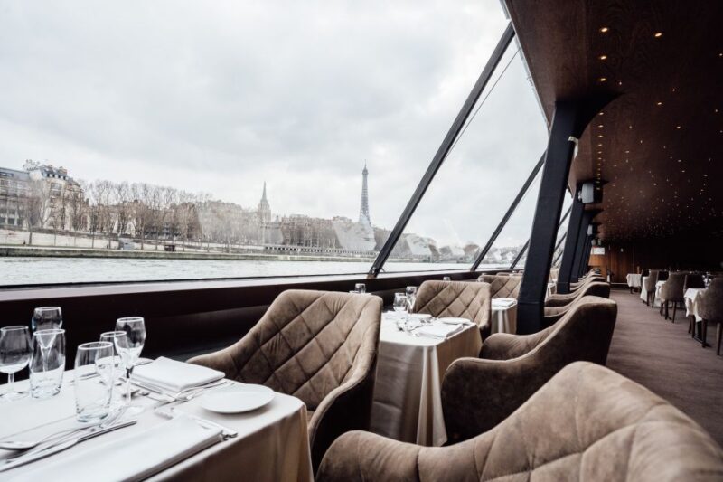 Paris: Sightseeing Cruise on the Seine with 3-Course Lunch - The Itinerary and Key Stops