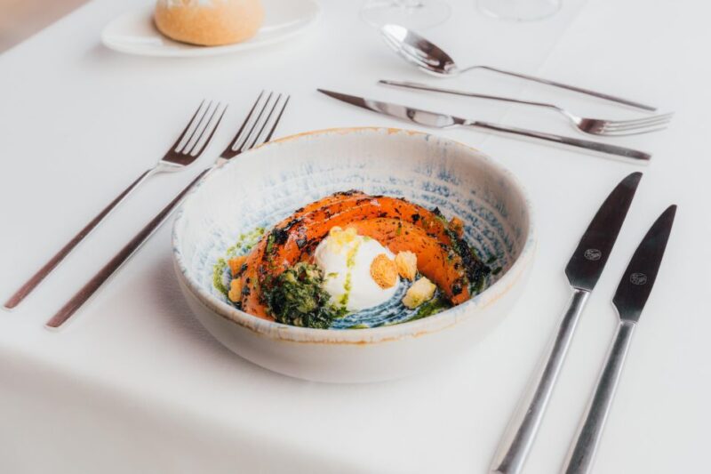 Paris: Sightseeing Cruise on the Seine with 3-Course Lunch - Who Will Enjoy This Tour