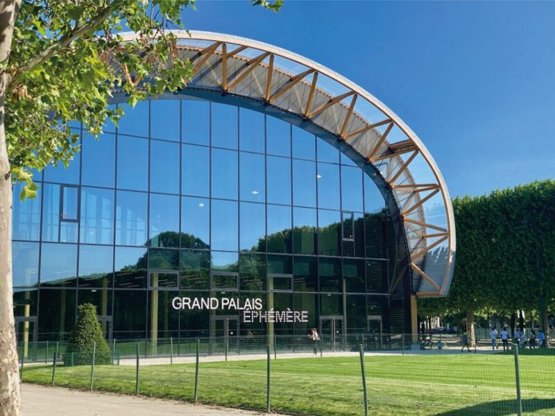 Paris: Smartphone Audio Walking Tour Around the Eiffel Tower - Meeting Point and Requirements