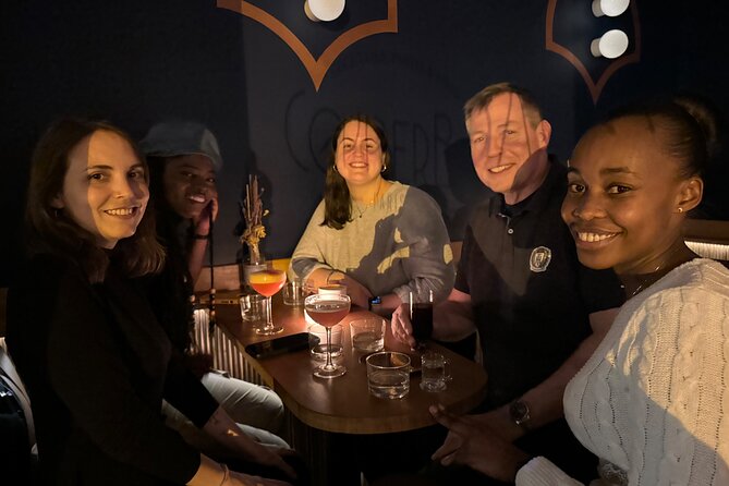 Paris Solo meetup:A cultural stroll,drinks and socializing - Who Should Consider This Tour?