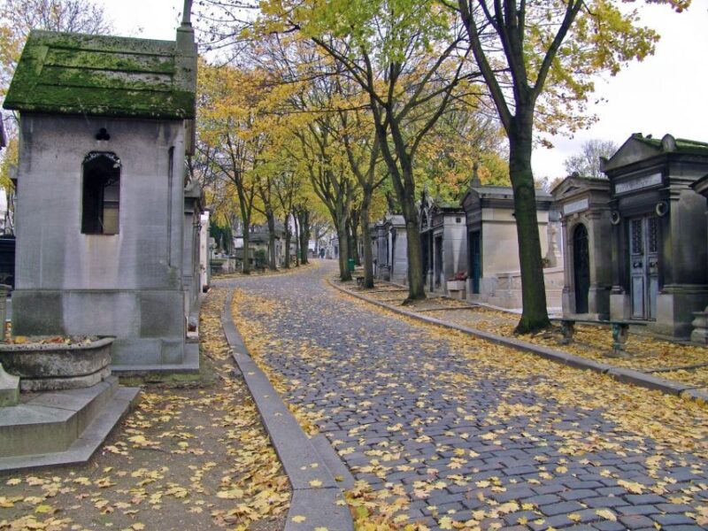 Paris: Stories of Père Lachaise Cemetery Walking Tour - The Tour Itinerary: A Thoughtfully Curated Walk