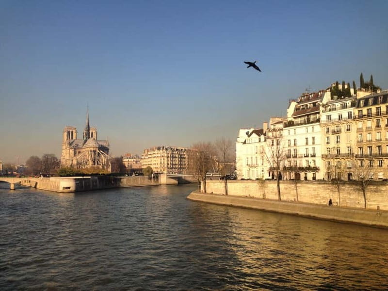 Paris: The vibrant city center and Le Marais - Key Points