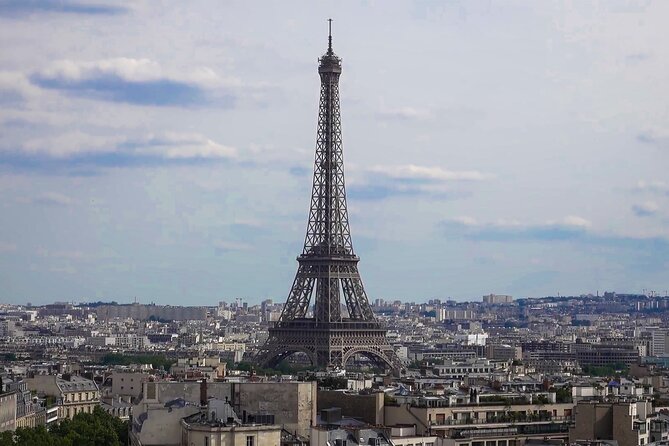 Paris Tour: Eiffel Tower Lunch, Boat Cruise, and Louvre Tour - Exploring the Louvre Museum