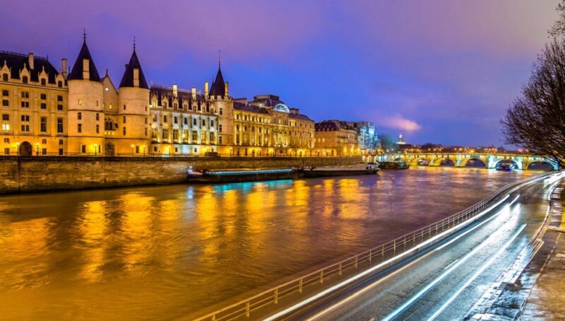 Paris: Valentine's Day Dinner Cruise on the Seine River - The Sum Up
