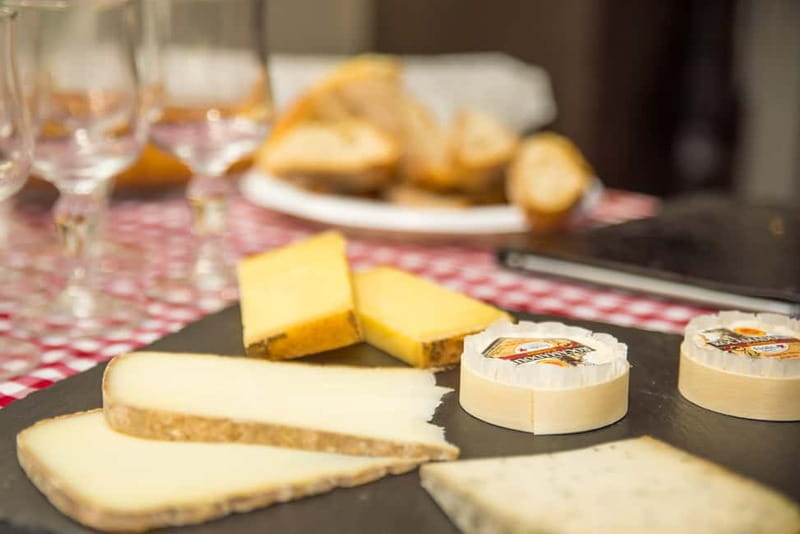 Paris: Walking Food Tour with Cheese, Wine and Delicacies - Analyzing the Value