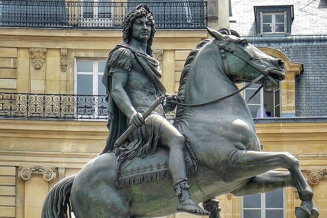 Paris Walking Tour , Historical Sites . - Cancellation Policy