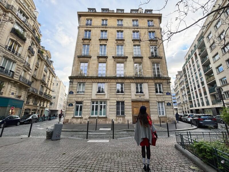 Paris: Walking Tour in the Footsteps of Emily in Paris - Exploring the Right Bank With Emily