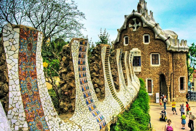 Park Guell and Sagrada Familia Private Tour with Hotel pick-up - FAQs