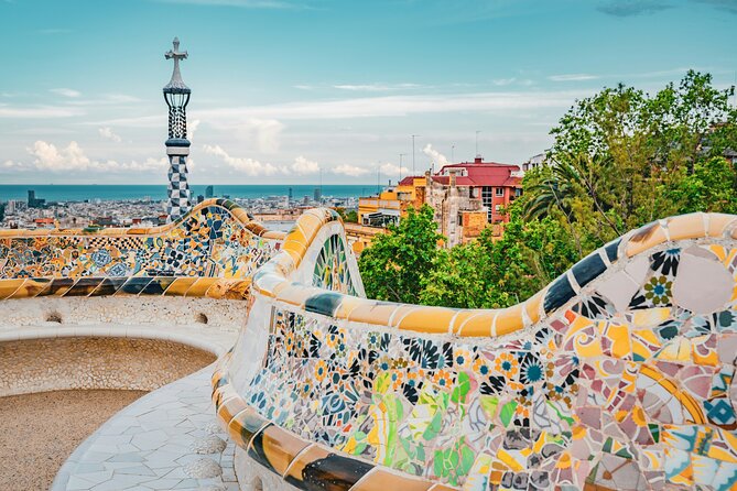 Park Guell Guided Group Tour With Optional Sagrada Familia - Guide Reviews and Ratings