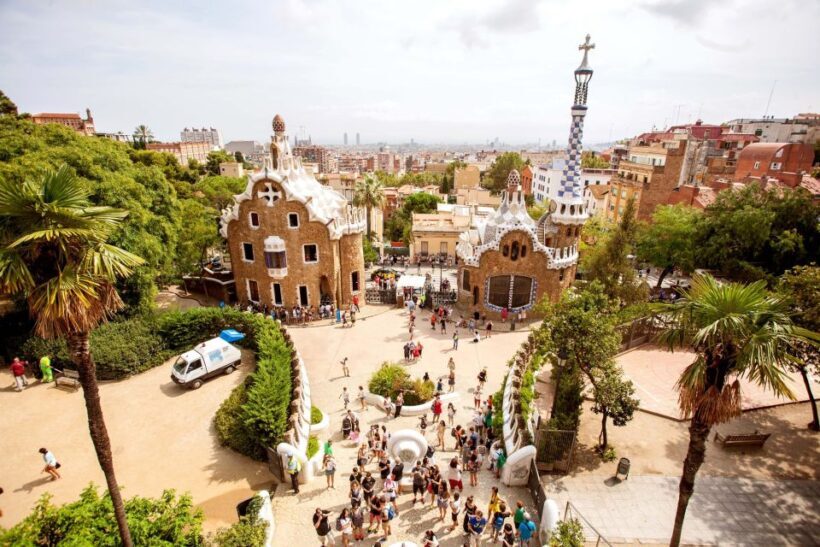 Park Güell: Guided Tour with Optional Gaudí Experience Entry - Who Should Consider This Tour?