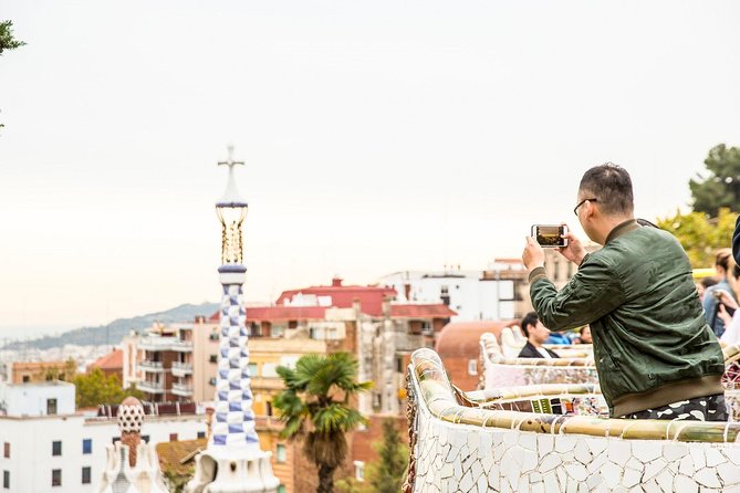 Park Guell Guided Tour With Skip the Line Ticket in Barcelona - Historical Context and Design