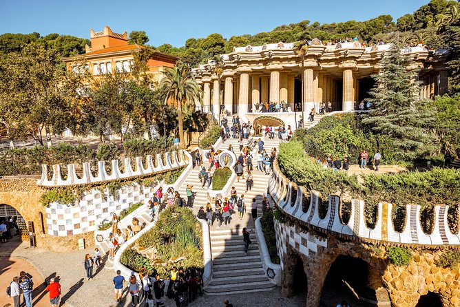 Park Guell Guided Tour With Skip the Line Tickets - Exploration of Gaudís Masterpieces