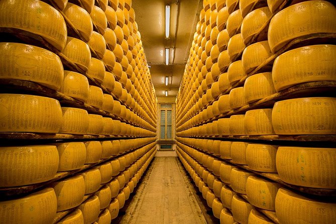 Parmigiano Reggiano Cheese Factory Tour & Tasting Experience - Discovering the Cow Barns and Cheese-Making Workshop
