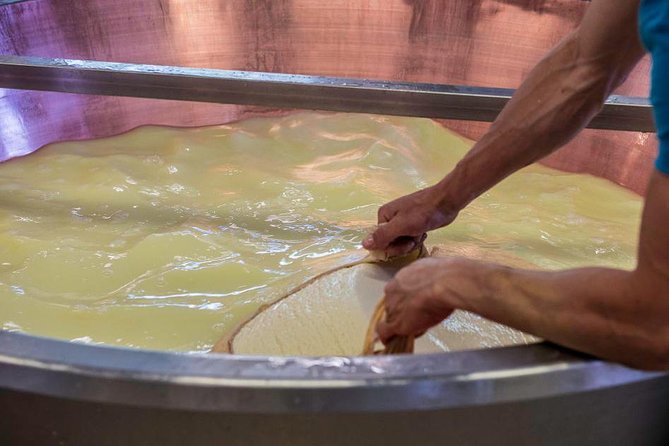 Parmigiano Reggiano Cheese Factory Tour & Tasting Experience - Indulging in the Traditional Cold Cuts and Balsamic Vinegar