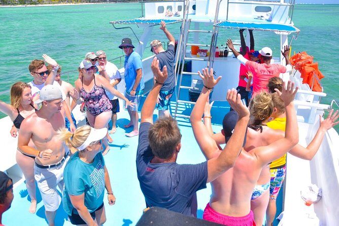 Party boat in Catamaran with Open Bar adults only - Authentic Feedback from Travelers