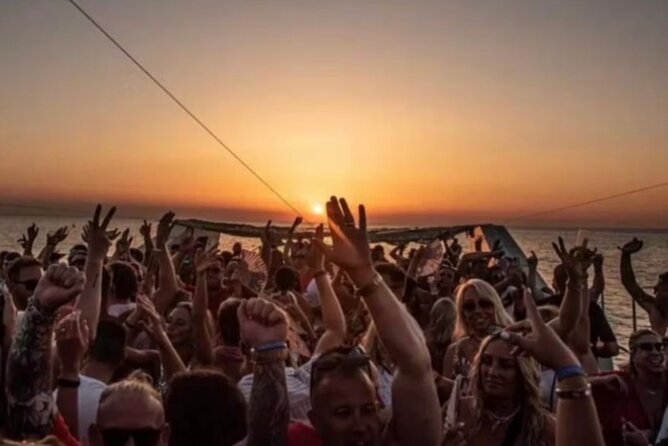 Party on Board 2-Hour Cruise With DJ and Open Bar - Meeting and Ending Point