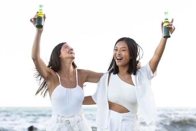 Party on Board 2-Hour Cruise With DJ and Open Bar - Onboard Entertainment and Amenities