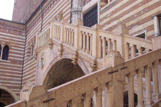 Passionate Verona: Living Romeo and Juliets Story - Insights From Enthusiastic Local Guides