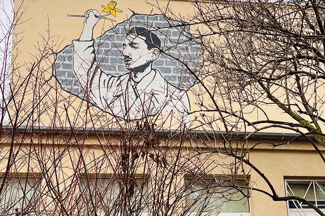 Past Meets Present in Warsaw's Jewish Ghetto - The Sum Up