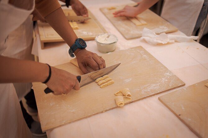 Pasta Cooking Class in Rome - Fettuccine Class in Piazza Navona - What Makes This Experience Stand Out