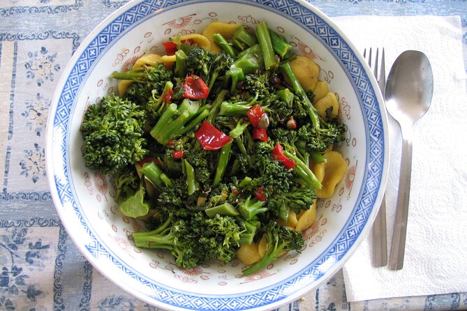 Pasta Cooking Lesson and Lunch on Garda Lake - Enjoying the Meal