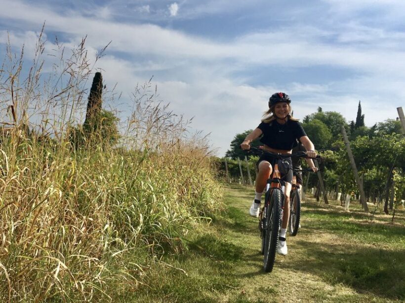 Pastrengo: e-bike tour and wine tasting in the Castle - FAQs