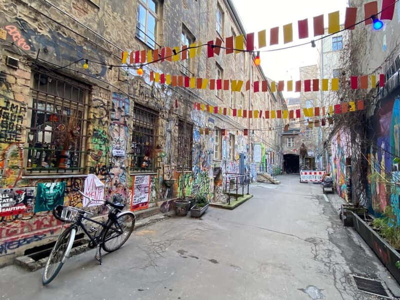 Path of Resistance: Berlins Hidden Holocaust Stories - A Detailed Look at the Tour Experience