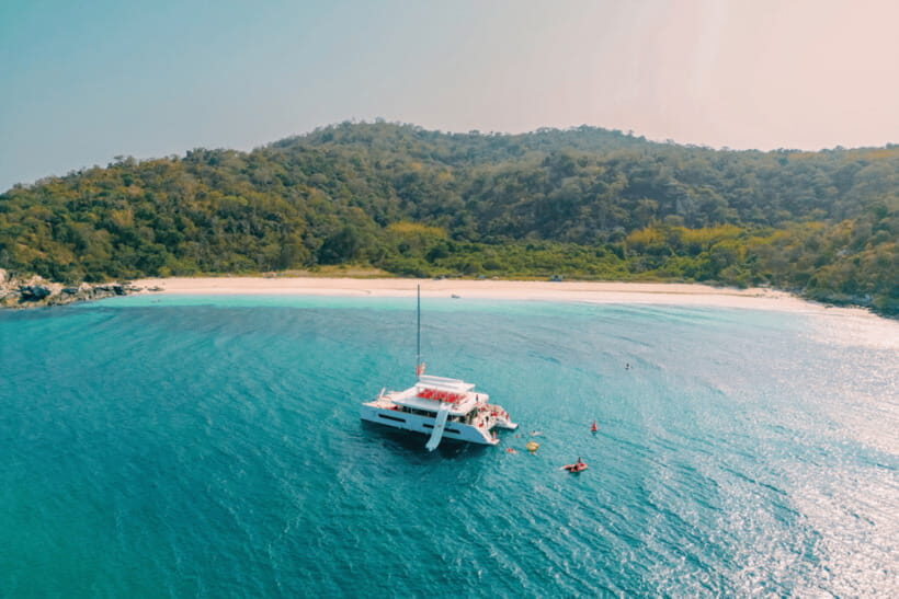 Pattaya: 3-Island Hopping Sunset Yacht & Buffet with Live DJ - The Value of This Tour