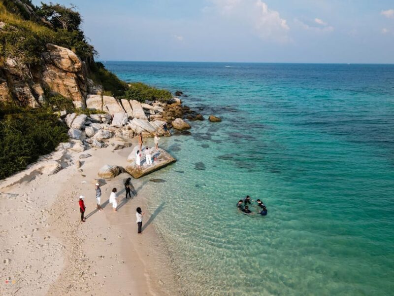 Pattaya: Full-Day 2 Islands Yacht Trip with Lunch and Sunset - Authentic Experiences and Highlights