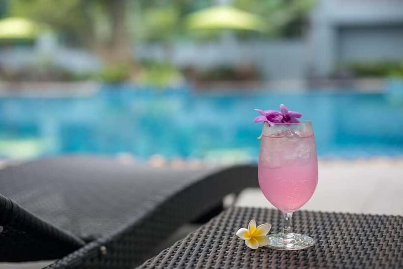 Pattaya: Indigo Bar at Bay Beach Resort Jomtien F&B Packages - A Closer Look at the Indigo Bar Experience