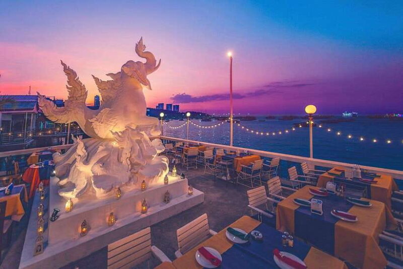 Pattaya: King Seafood Buffet Package - What to Expect: The Food and Service