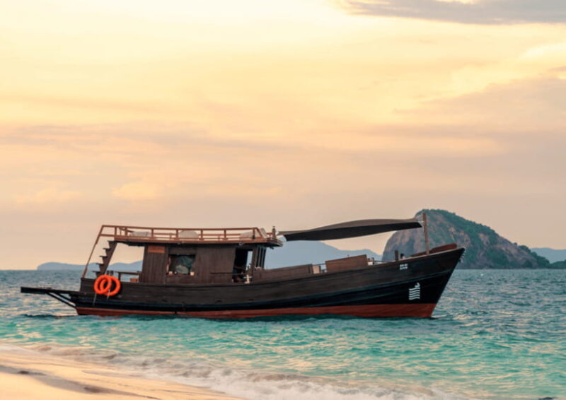 Pattaya: Private Traditional Boat Island Escape in Sattahip - What the Reviews Say