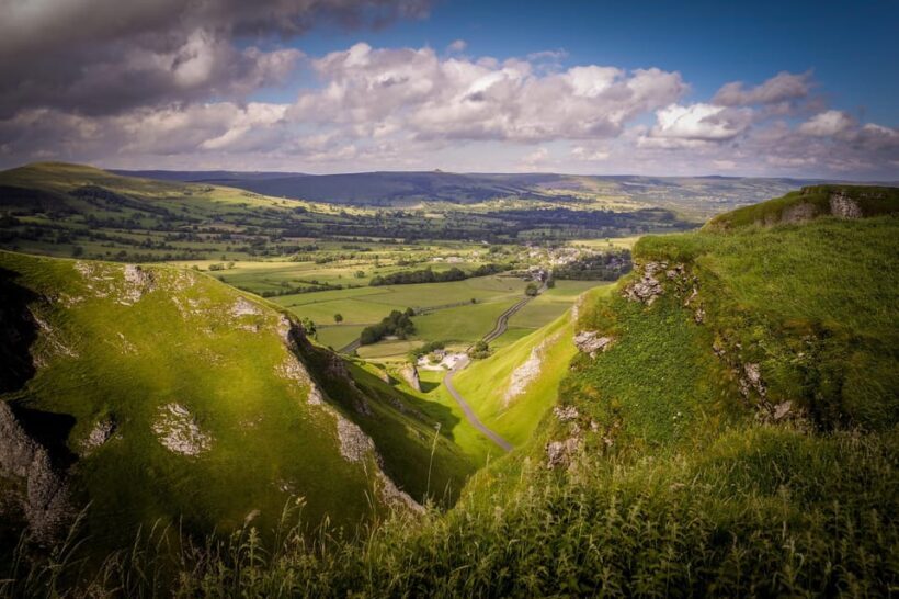 Peak District (Yorkshire): Online Road Trip Guidebook - Exploring the Destinations